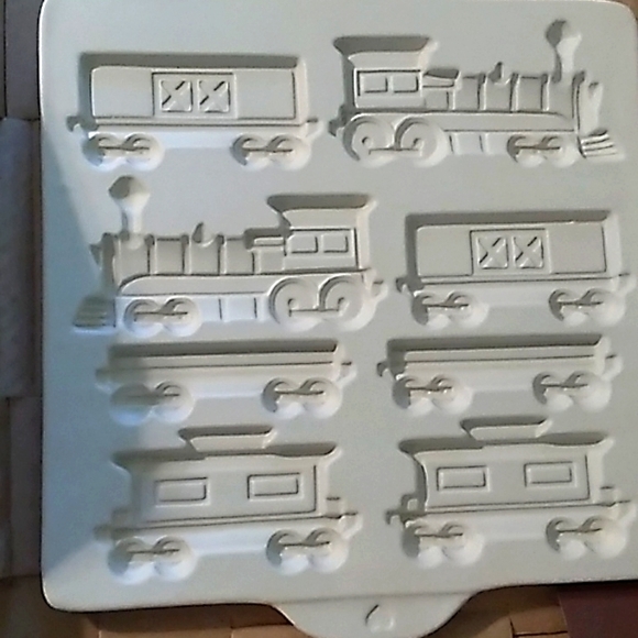 Kitchen | Pampered Chef Gingerbread Train Mold | Poshmark